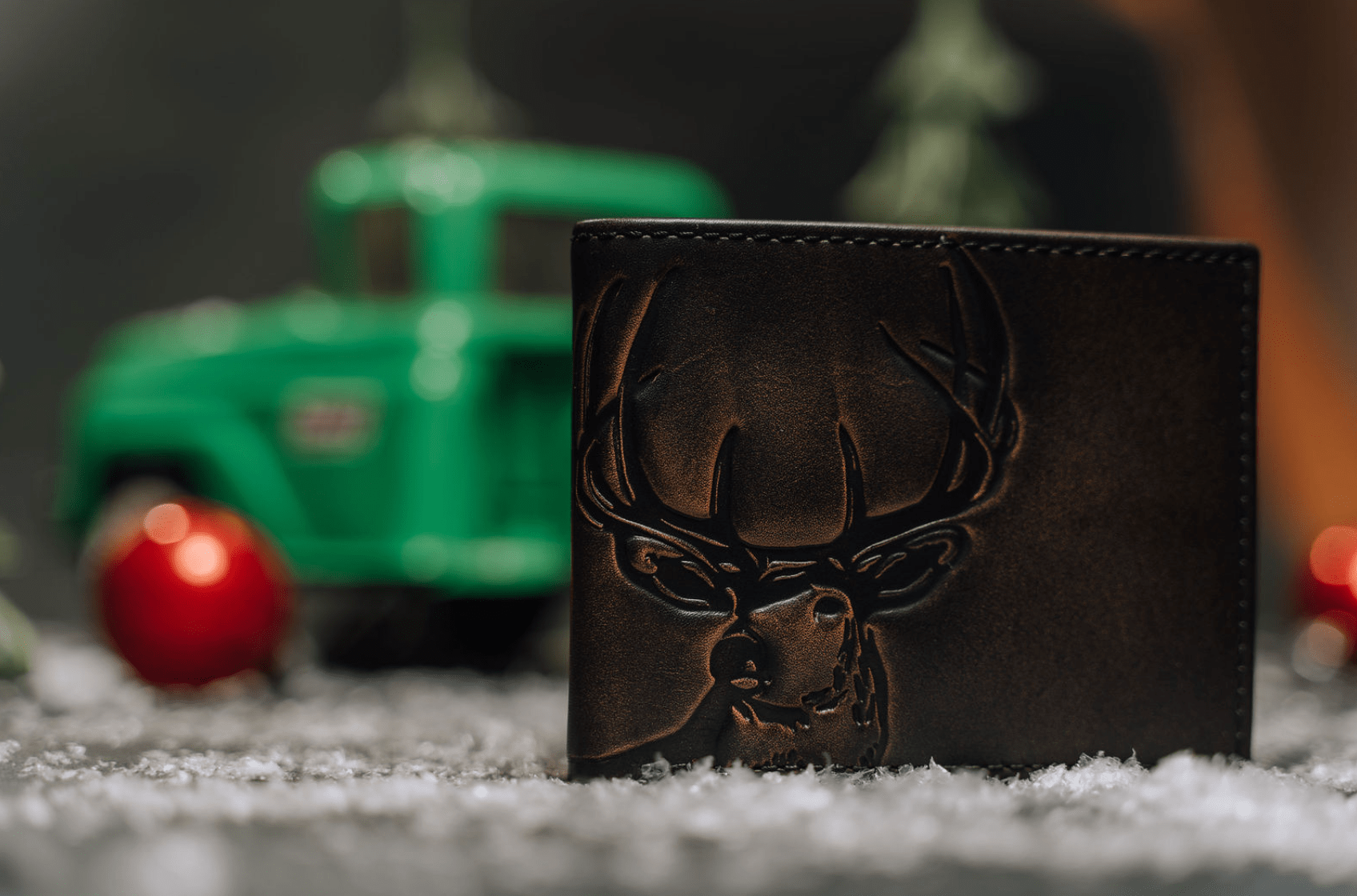 Top 10 Leather Wallets to Gift This Holiday (Shop Early Before Black F ...
